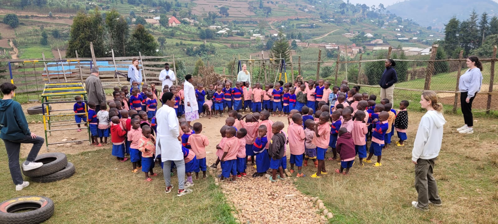 PARTENARIATS EDUCATIFS. 14 jeunes du Lycée St-François d’Assise de ...