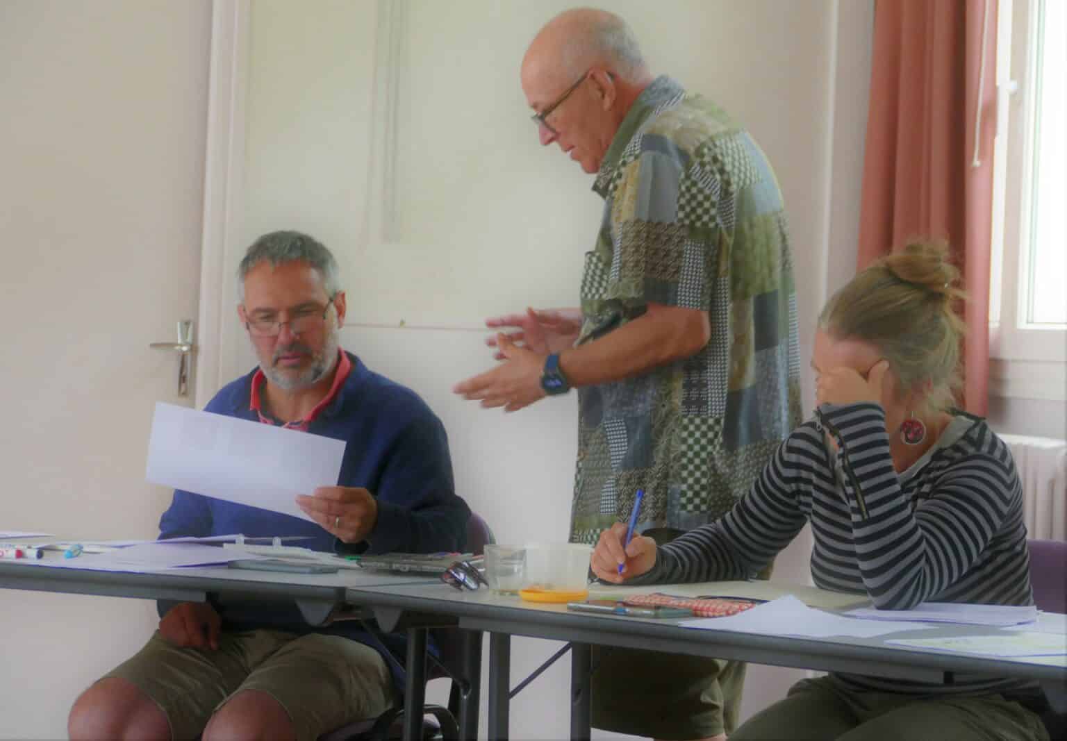 OUTIL D’ANIMATION. F. Yvon Roy : « Réaliser un journal créatif c’est ... OUTIL D’ANIMATION. F. Yvon Roy : « Réaliser un journal créatif c’est ...
